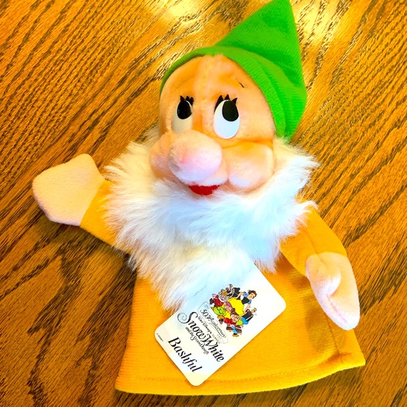 Disney | Toys | Vintage Bashful Dwarf Hand Puppet Snow White The Seven ...